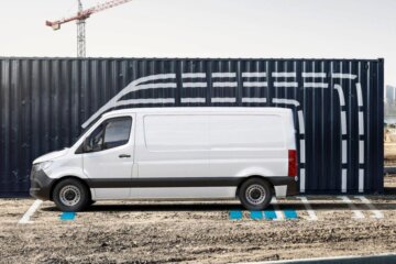 並行輸入 新車｜メルセデス・ベンツ スプリンター（2021-）に乗る。日本未導入のフルサイズLCVの概要・スペック・価格の情報。 | ウィズ ...