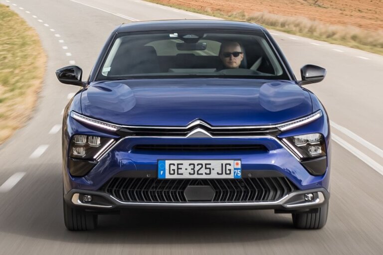 並行輸入 新車｜シトロエン C5X（2021-）に乗る。日本未導入仕様を中心に概要・スペック・価格の情報。 | ウィズカーズ｜新横浜 欧州車の並行輸入