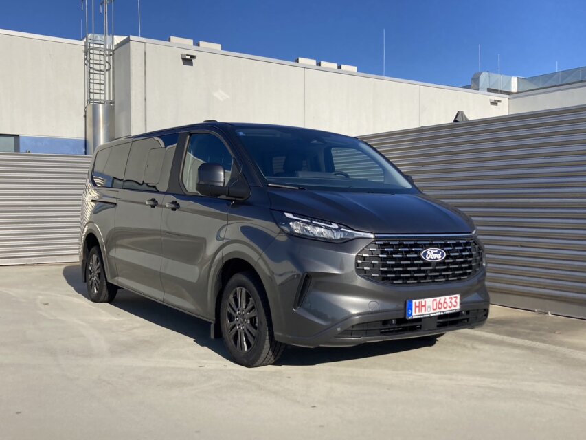 並行輸入車｜購入する前に知っておきたいこと /新型MPVの希少AWD！フォード トルネオカスタム 拘りのオプション装着後に日本に向かいます ...